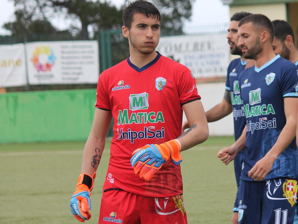 Il portiere Alessandro Lai va al Messina, il bomber Villa lascia il ...