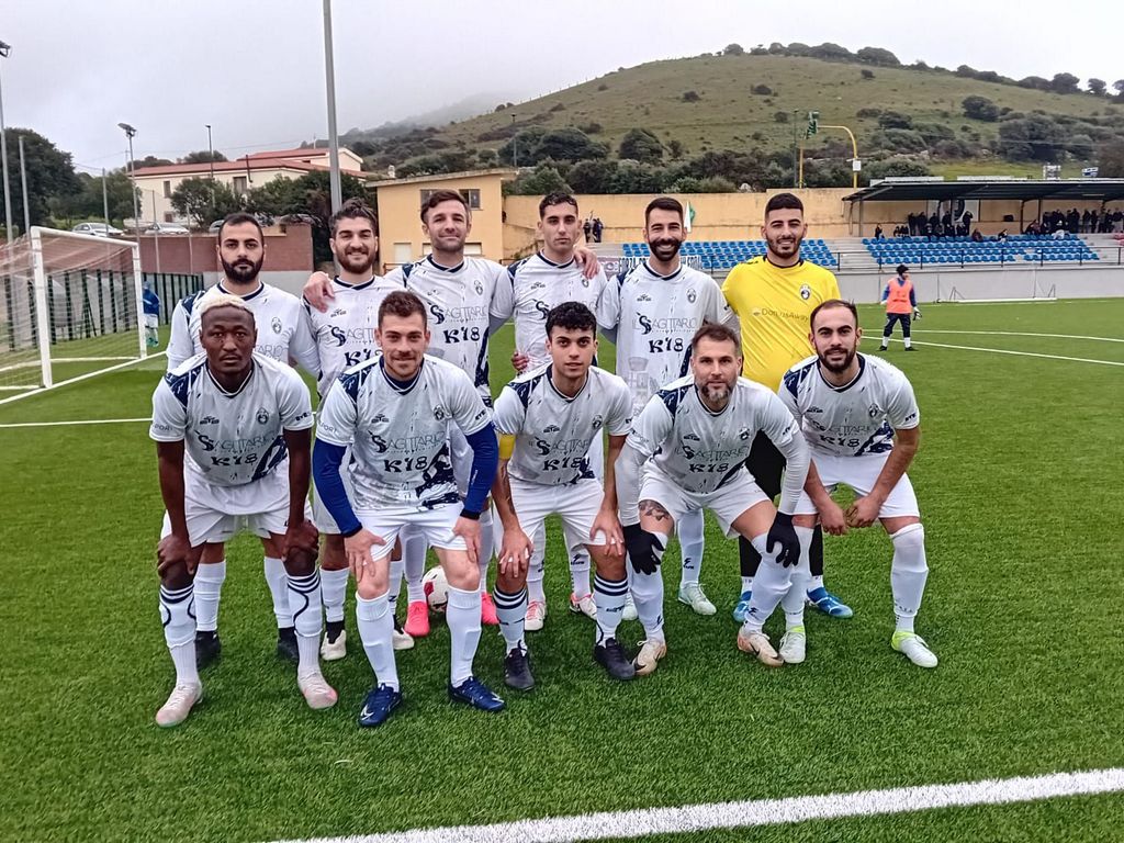 Segunda Categoria: in campu ndi cabant una parighedda de scuadras feti ...